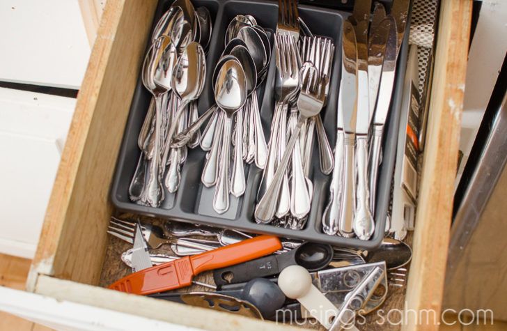 Items in Your Kitchen You Need To Throw the F Away Already - Forkly