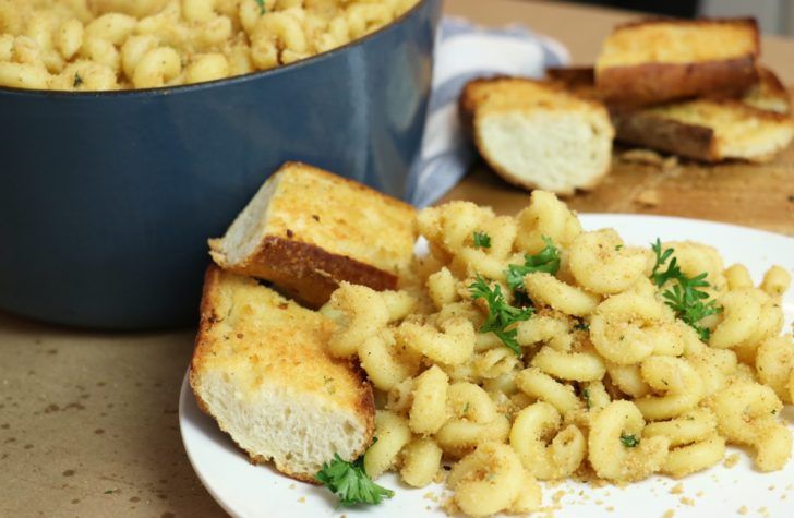 Garlic Bread Pasta - Forkly