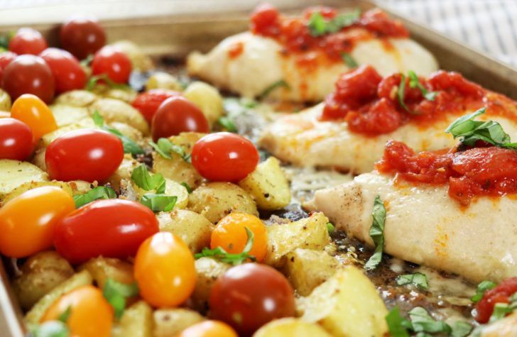 Easy Sheet Pan Bruschetta Chicken Dinner - Forkly