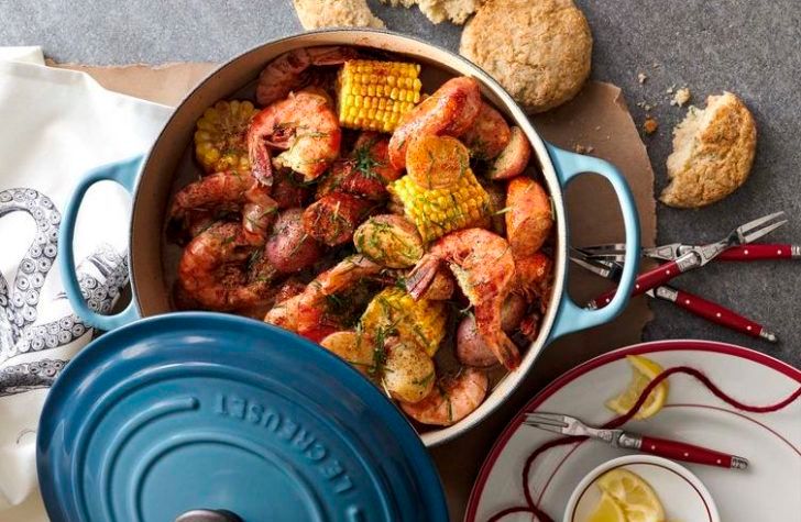 Quick And Easy One-Pot Recipes To Make In A Dutch Oven - Forkly