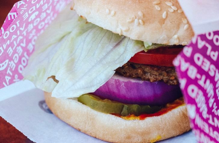 A&W Beyond Meat Burger Review: Taste-Testers Reveal Their Ratings - Forkly