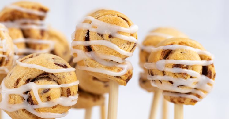 Super Simple Mini Cinnamon Bun Pops - Forkly