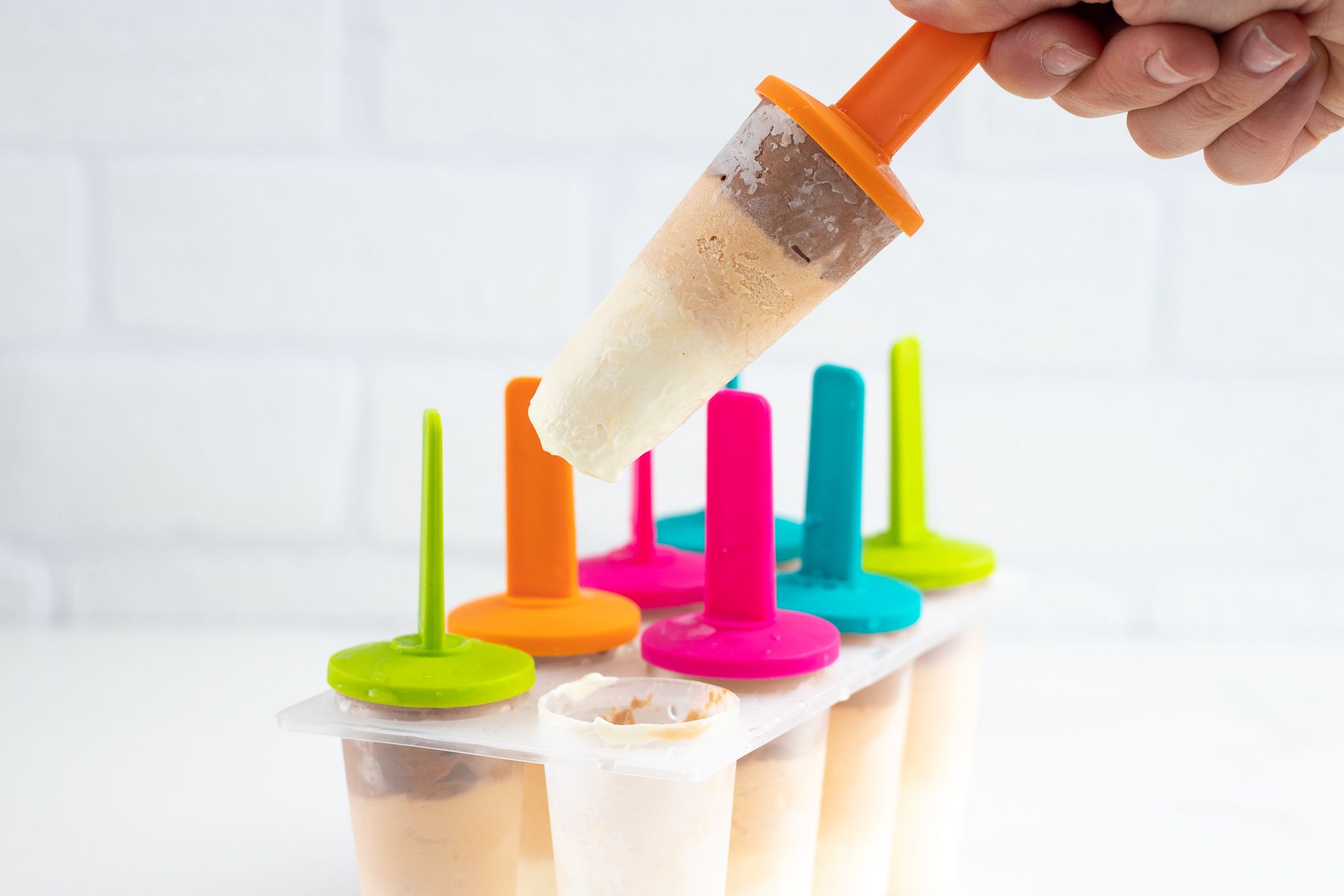 3-Ingredient Pudding Cup Rocket Popsicles - Forkly