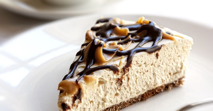 The Cheesecake Factory Is Giving Away Free Cheesecake Slices With To-Go ...
